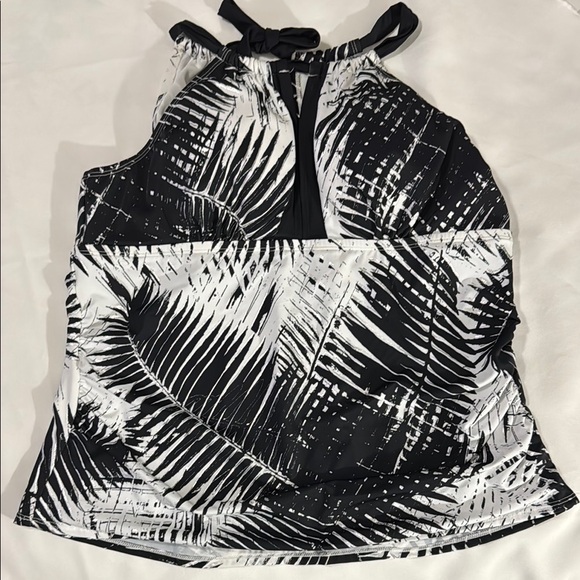Avenue | Tops | Nwt Avenue Blackwhite Silver Tankini Swim Top Size 8w ...